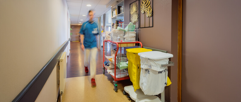 Optimisation du stockage de linge en ehpad : conseils et équipements ...